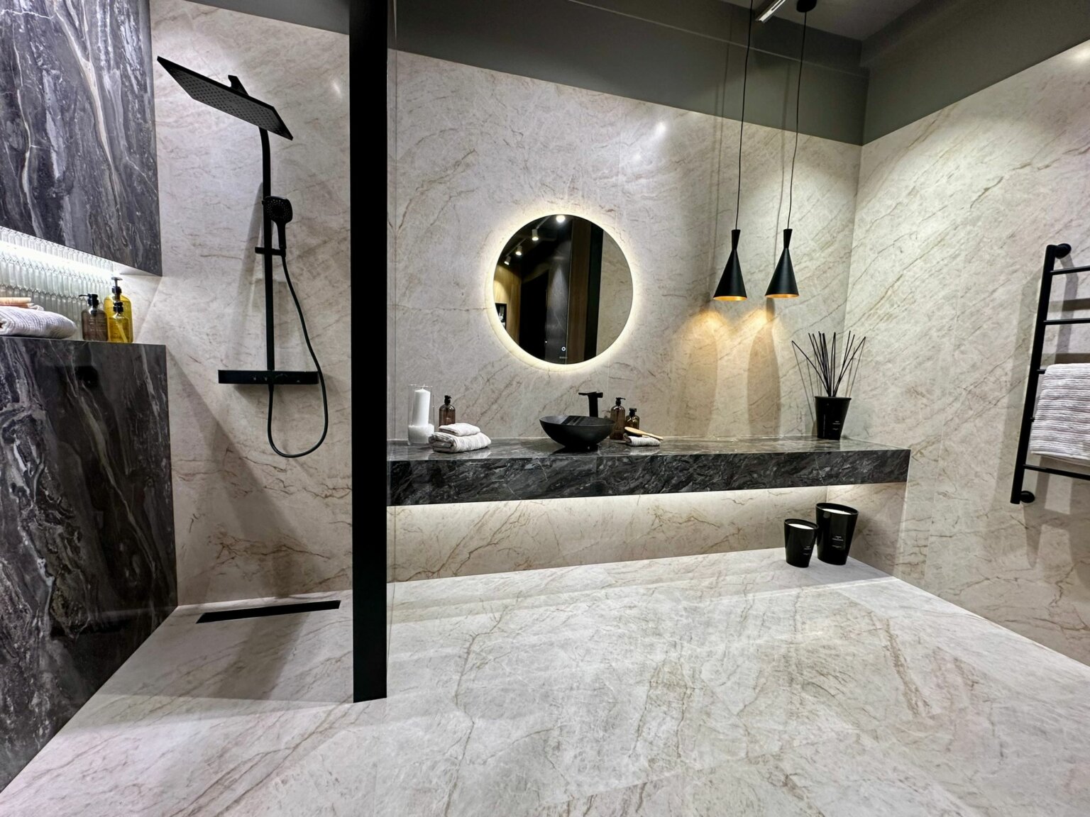 Badezimmer Trends 2025 – Die neuesten Ideen und Designs für luxuriöse Wohlfühloasen